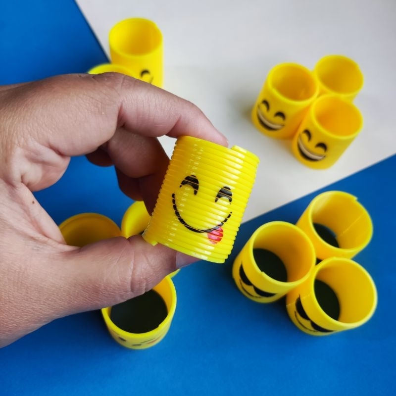 Kit 12 Mini Brinquedos Mola Maluca Emoji/Carinhas (tamanho mini ...