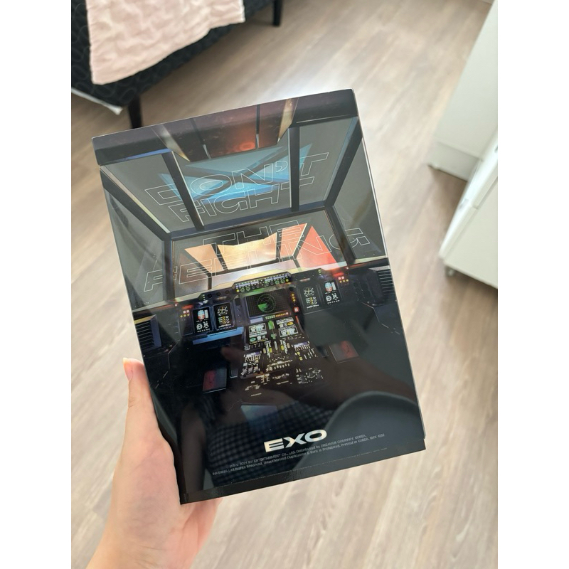 EXO: DON'T FIGHT THE FEELING (Photobook ver. 1) | Shopee Brasil