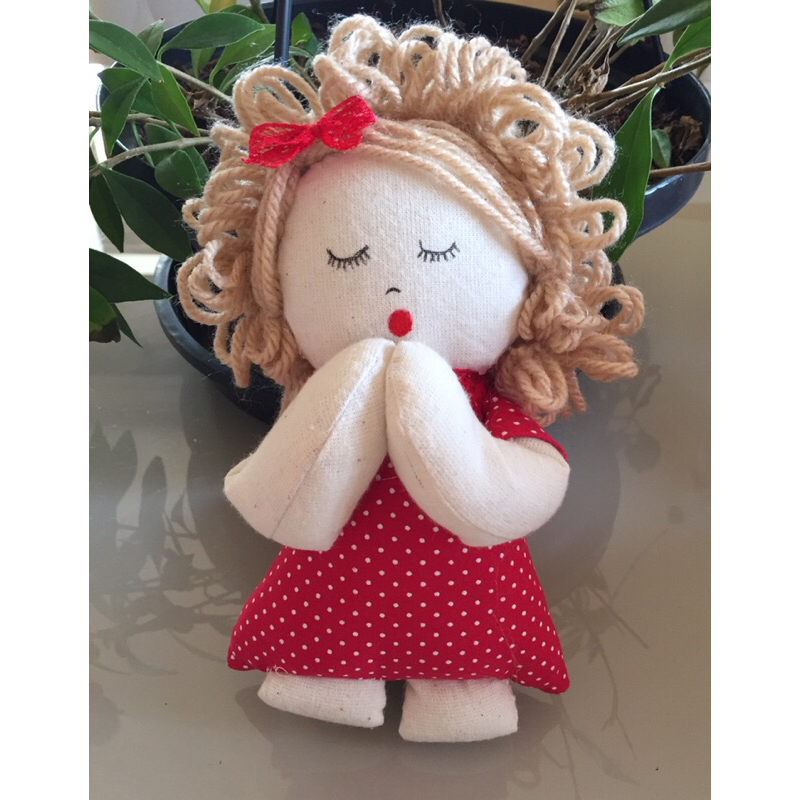 Boneca de Pano Orando | Shopee Brasil