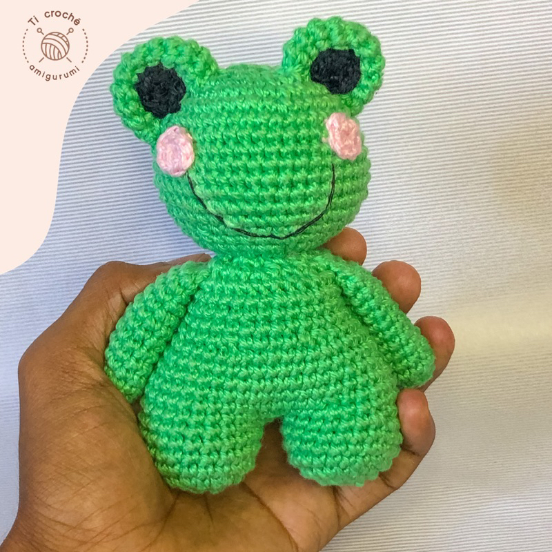Sapinho em amigurumi | Shopee Brasil
