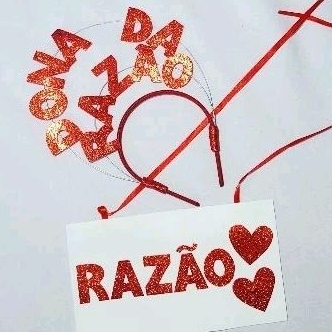 Fantasia Carnaval Casal Tiara Plaquinha Dona da razão | Shopee Brasil