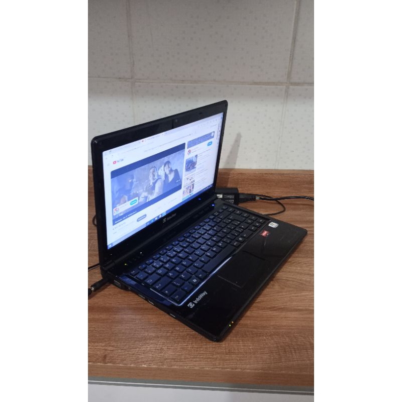 notebook Itautec modelo INFOWAY NOTE A7520. com 4 giga de memória RAM ...