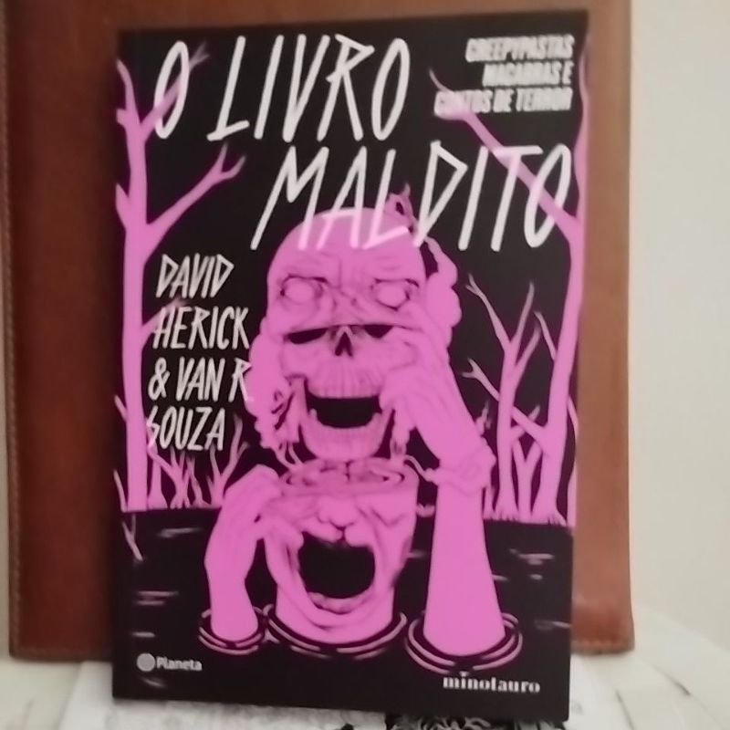 O livro maldito de David Herick e Van R. Souza | Shopee Brasil