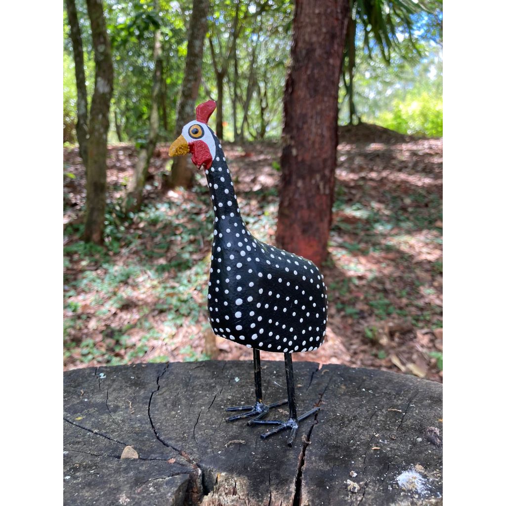 Galinha d’angola Cocá To fraco em madeira P | Shopee Brasil