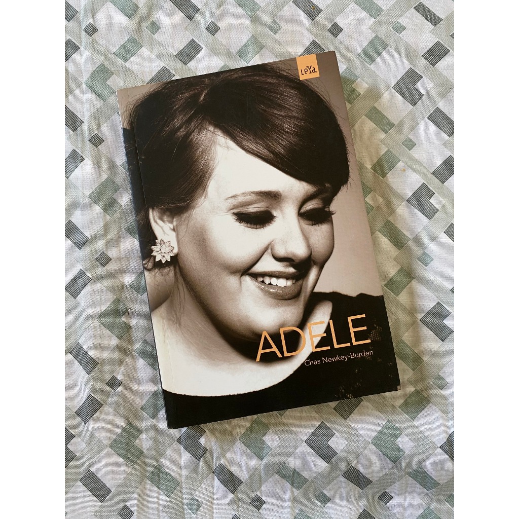 Livro biografia Adele | Shopee Brasil