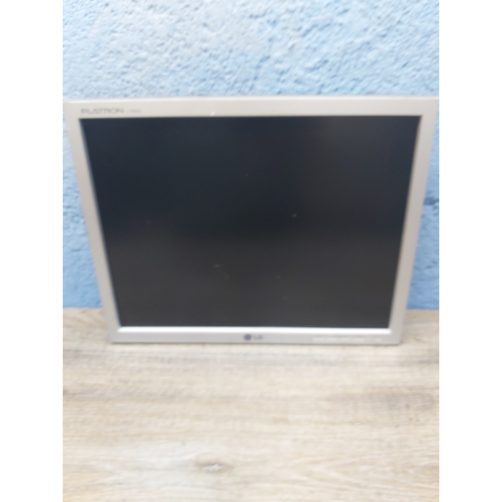Monitor Lg Flatron 15 polegadas usado barato | Shopee Brasil