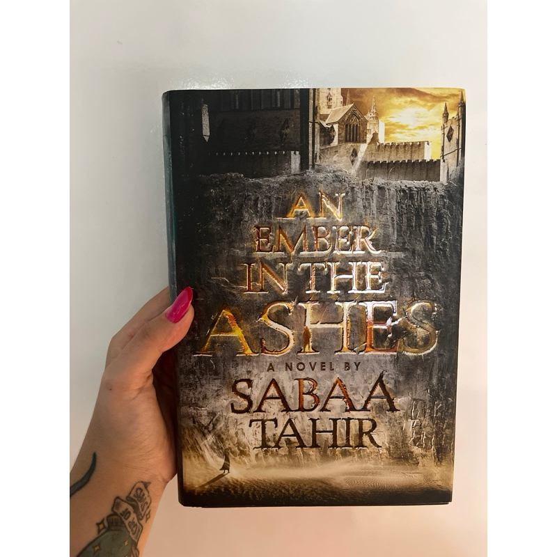 Livro An Ember In The Ashes - Sabaa Tahir | Shopee Brasil