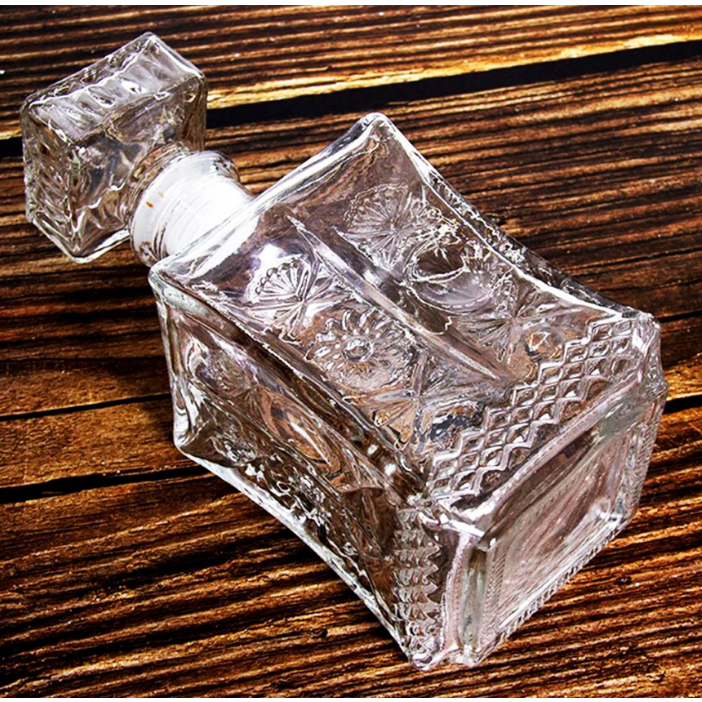 Garrafa para Whisky Licoreira de Vidro 500ml | Shopee Brasil Garrafa para Whisky Licoreira de Vidro 500ml | Shopee Brasil