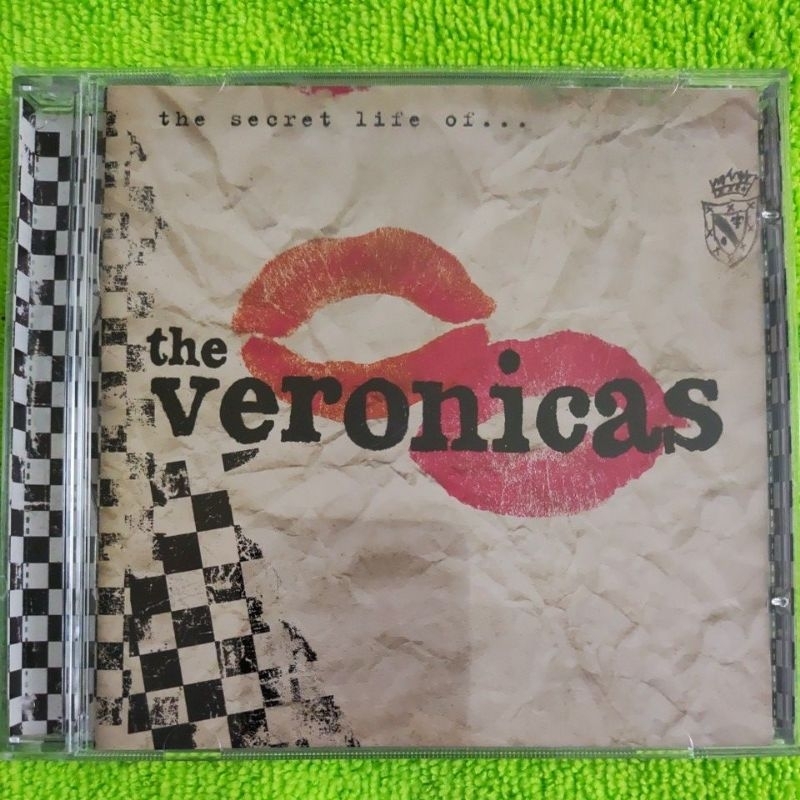 CD The Veronicas - The Secret Life of... - 2005 - AA4000 - Raro | Shopee Brasil