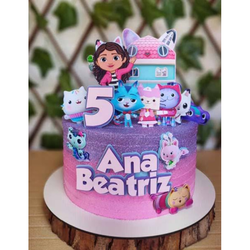 Topo de Bolo A Casa Mágica da Gabi | Shopee Brasil