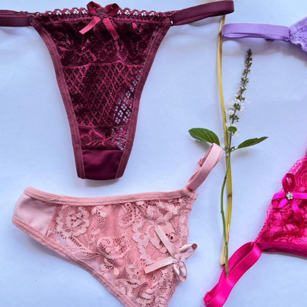 Kit 5 Calcinhas Sexy Em Renda Fio Dental Com Regulagem Tanga Sensual