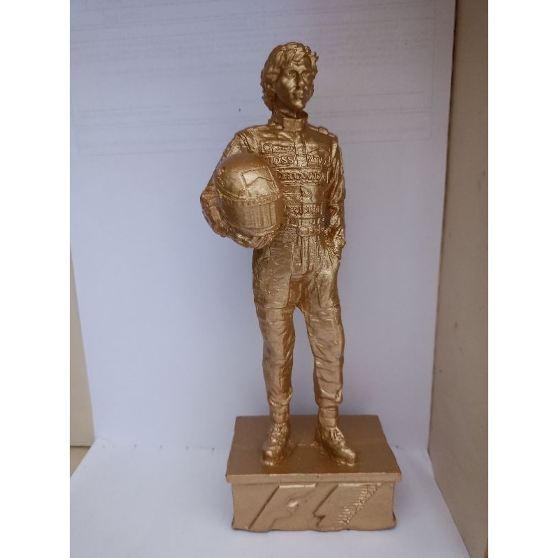 Boneco Colecionável Senna 20 cm Ayrton Senna de Resina Dourado | Shopee ...