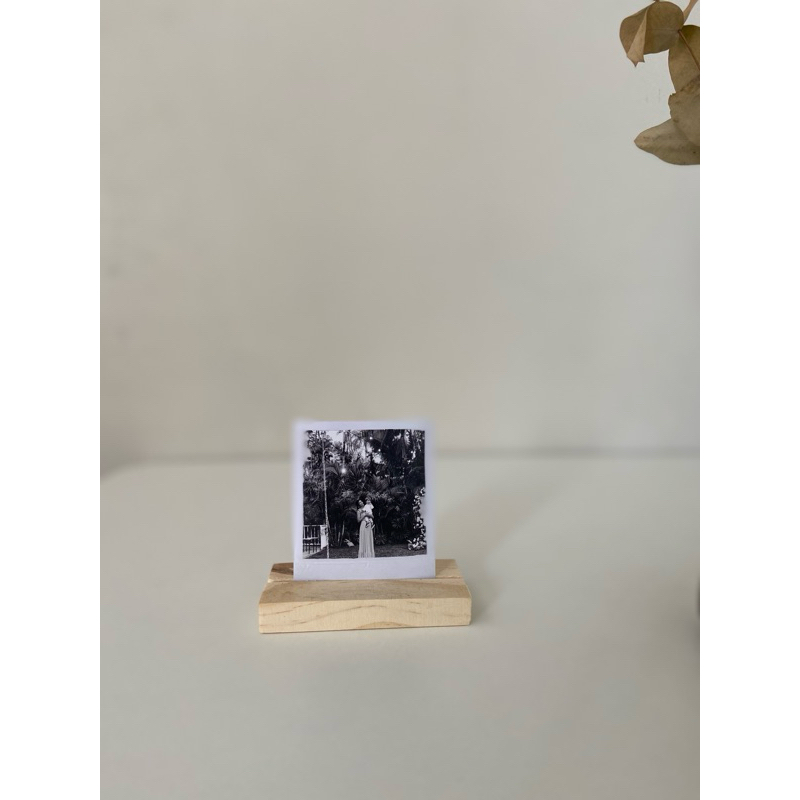 Polaroid + Base madeira (4 fotos inclusas) | Shopee Brasil