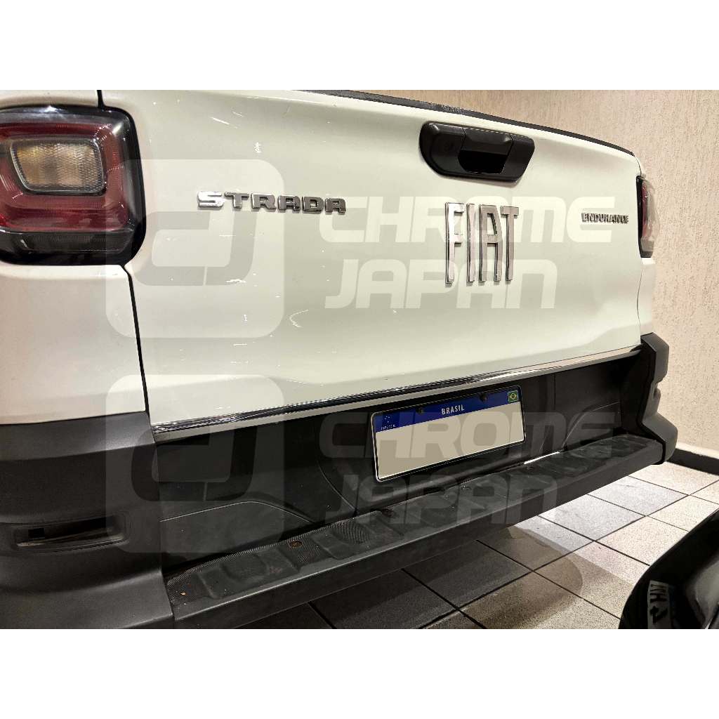 Aplique Traseiro Cromado Porta Malas Fiat Strada 2020+ | Shopee Brasil