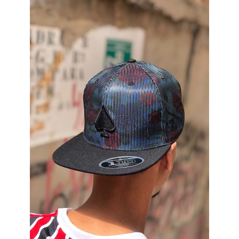 BONE STRAPACK FITAO MCD Floral beijar flor golden core Tie Dye MCD ...