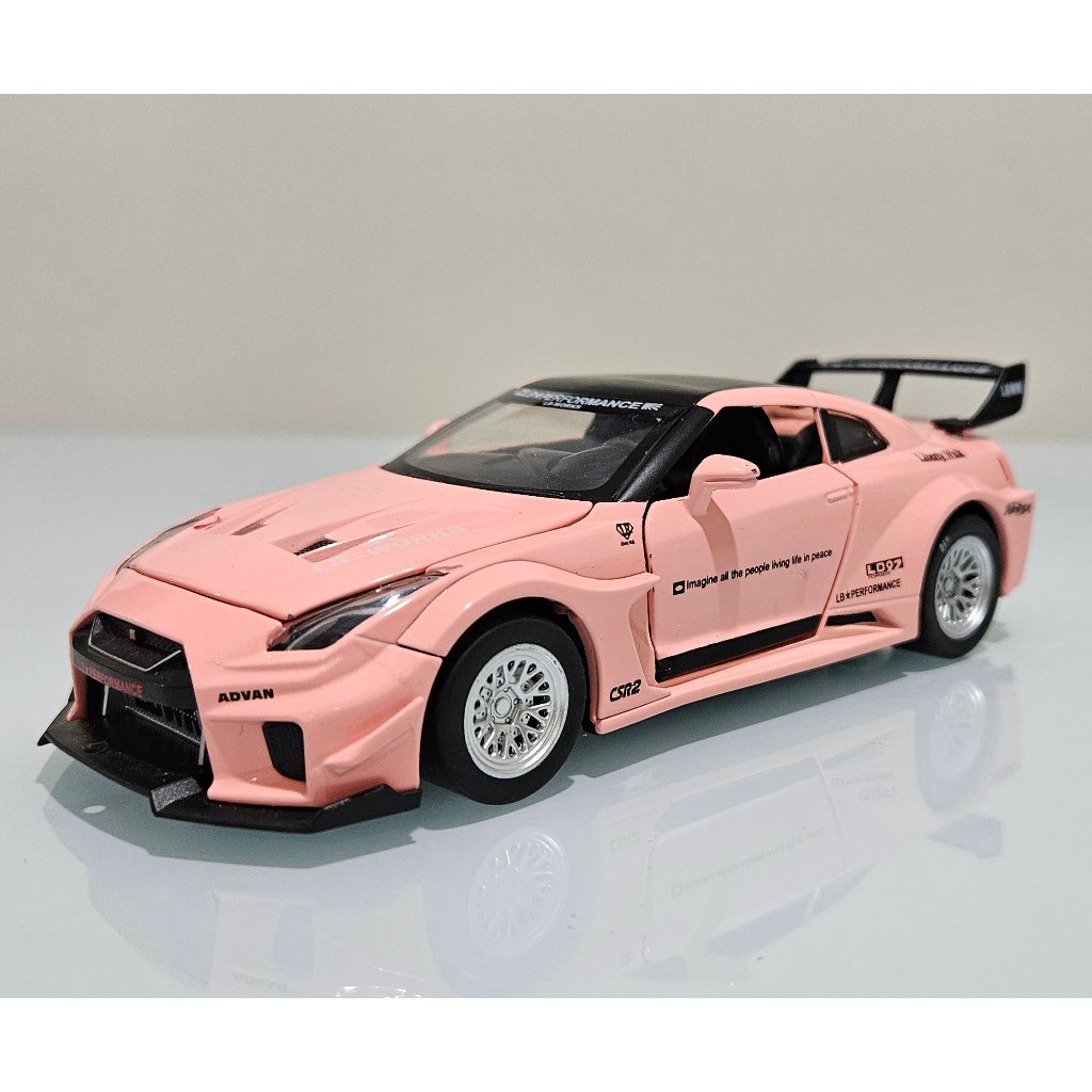 Miniatura NISSAN GTR GT-R R35 Escala 1:32 Rosa | Shopee Brasil