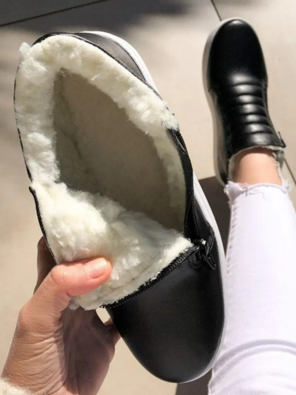 Tênis Feminino Casual Botinha Forrada Pelinho Fecho em Zíper Inverno ...