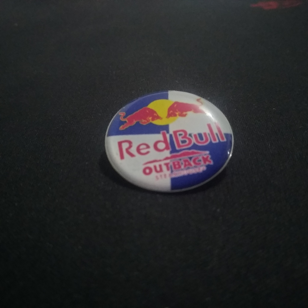 Pin Red Bull Outback Steakhouse | Shopee Brasil