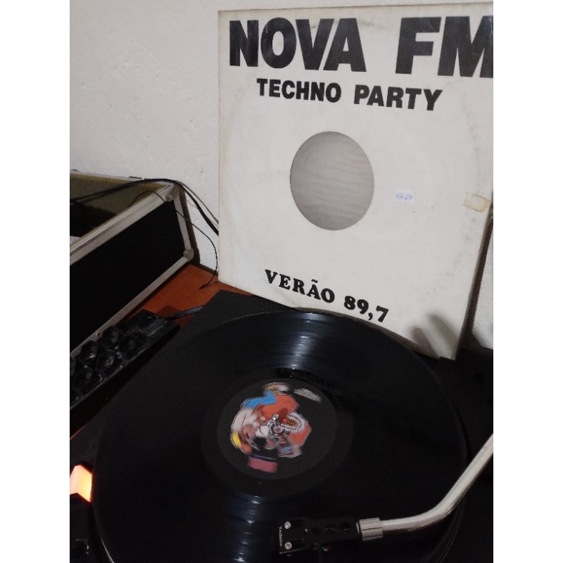 LP vinil Nova FM - Techno Party | Shopee Brasil