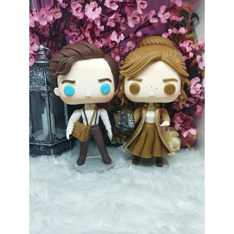 Iris Winnow e Rowan Kitt personagens literários de Divinos Rivais funko ...