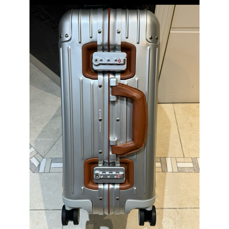 Mala Rimowa ALUMÍNIO bordo | Shopee Brasil