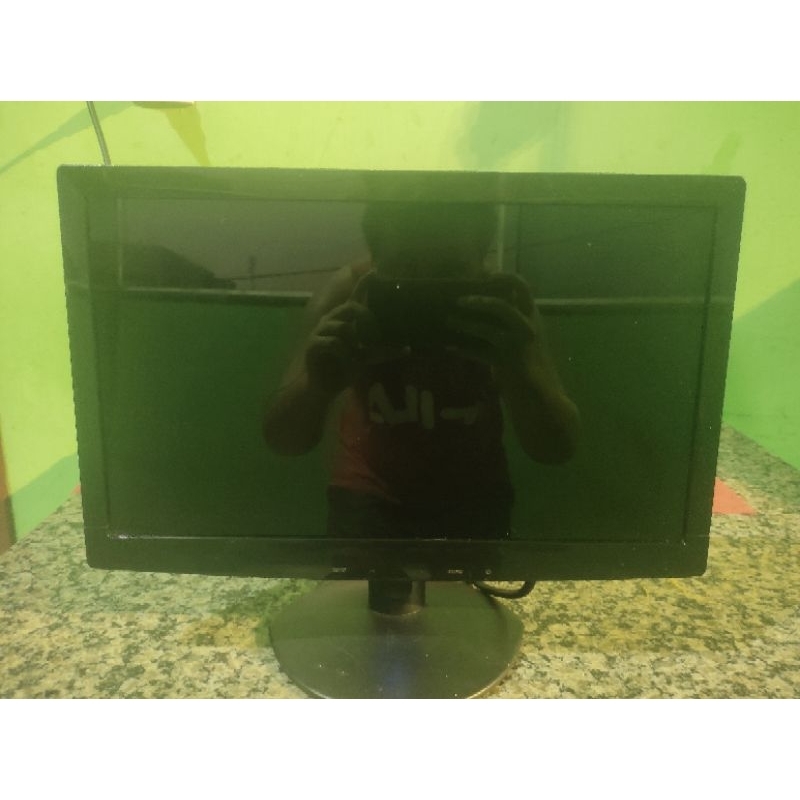 Monitor AOC de 16 polegadas | Shopee Brasil