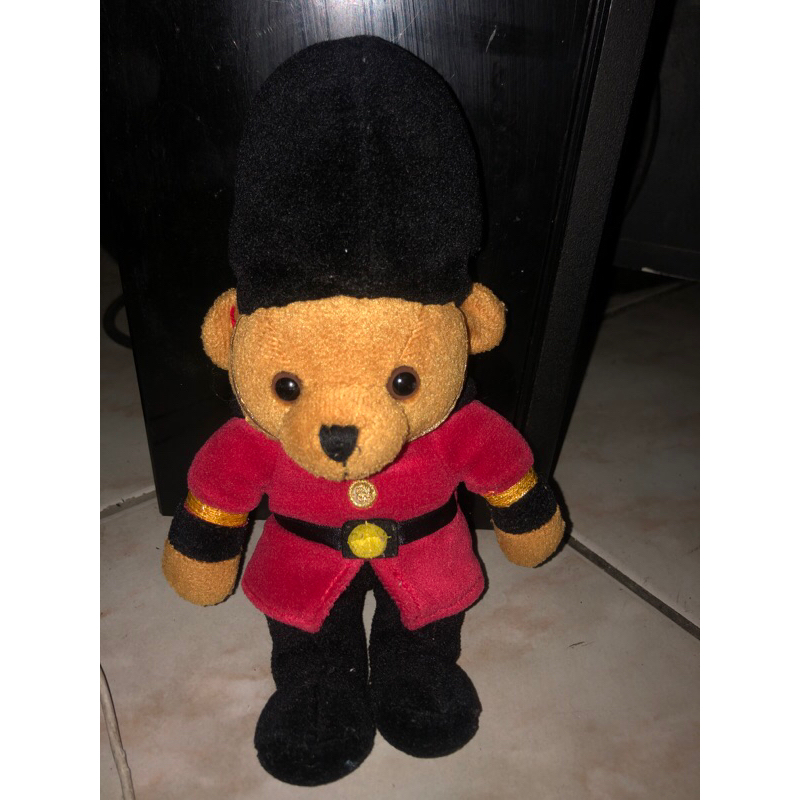 Pelúcia urso Guarda real | Shopee Brasil