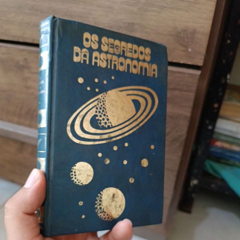 os segredos da astronomia- capa dura (Carla Maria Boschetti). | Shopee ...