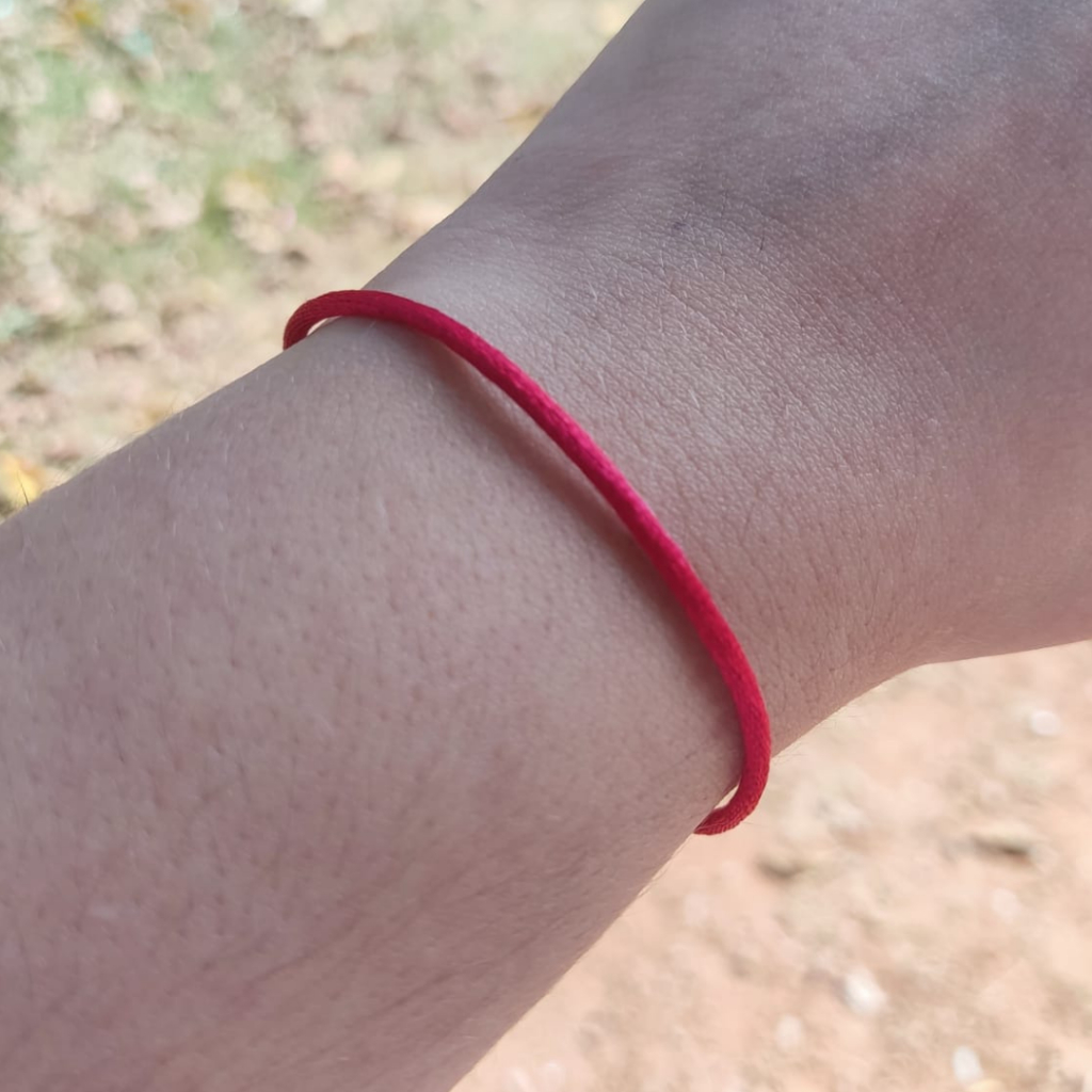 Pulseira Vermelha Cetim kabbalah cabala proteção ajustável | Shopee Brasil