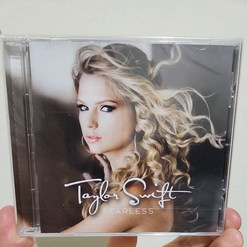 CD TAYLOR SWIFT - FEARLESS [COM MÚSICAS BÔNUS ORIGINAL IMPORTADO] (LACRADO) | Shopee Brasil
