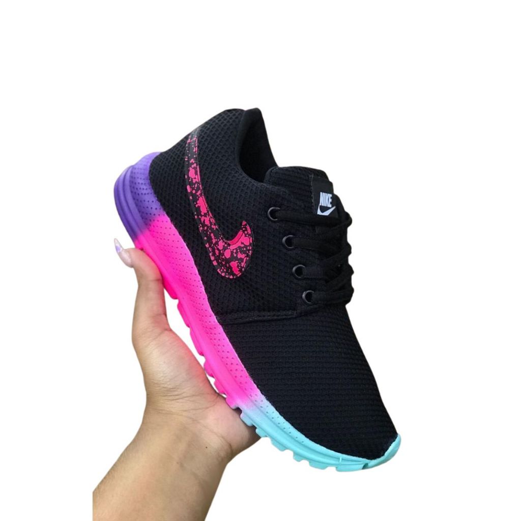 Tênis unissex Nike Roche Preto com solado tricor caminhada academia ...