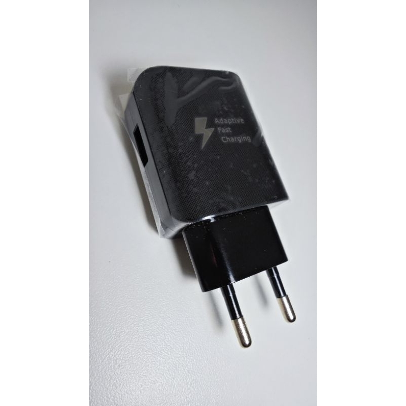 Fonte de alimentação Adaptive Fast Charging Turbo Modelo EP-TA300 ...