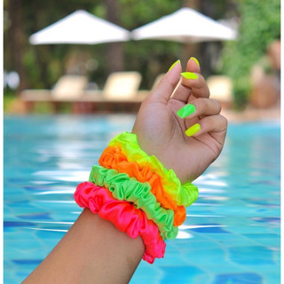 Xuxinhas de Cabelo Neon, Scrunchie de cetim, Arco-íres, xuxa, amarrador colorido, elástico ...