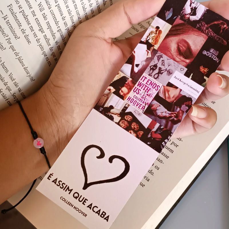 Kit marca página "É assim que acaba" + pulseiras Brilham no escuro ...