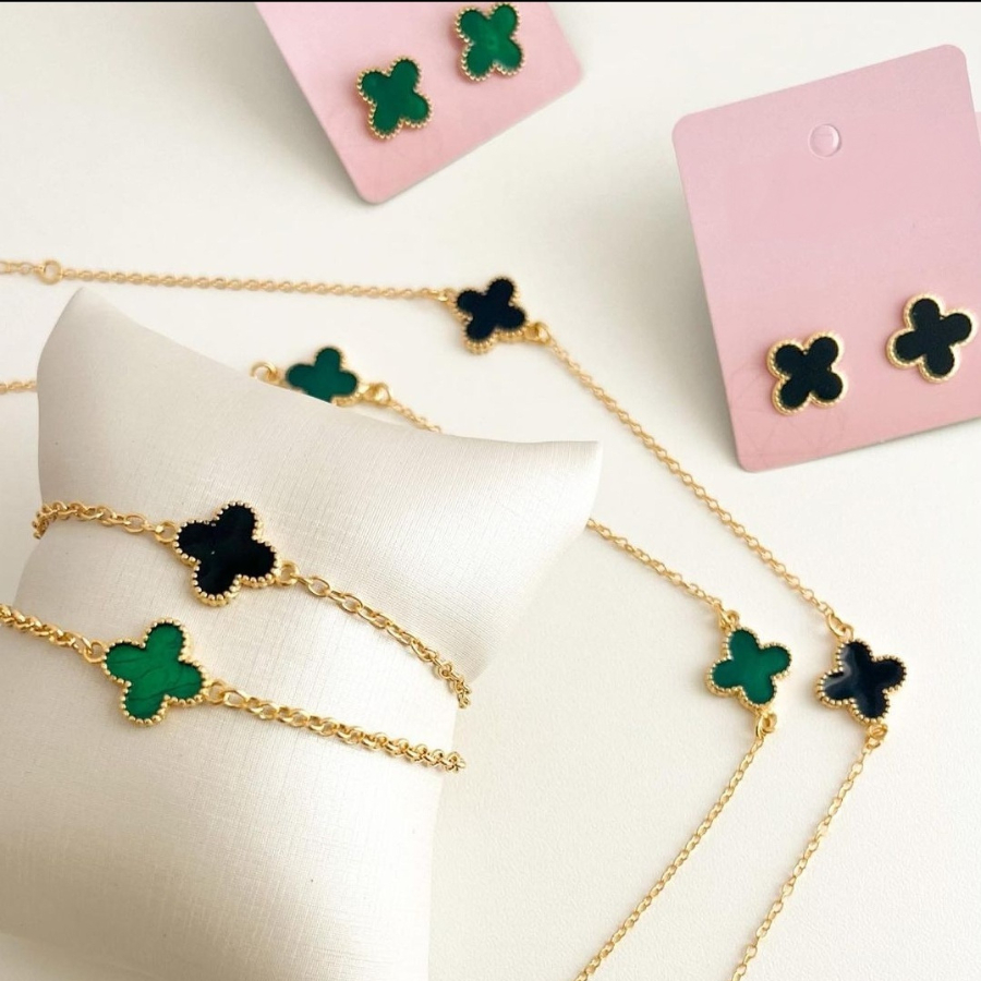 Conjunto Colar Trevo Virginia e Brincos Folheado a Ouro18k Acessórios ...