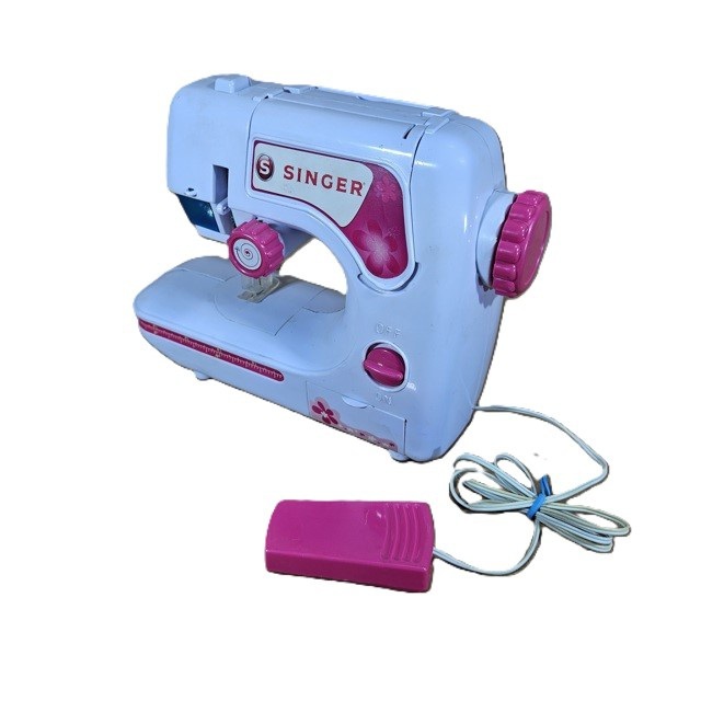 Mini Máquina De Costura Singer Usada Antiga Ler Descrição | Shopee Brasil