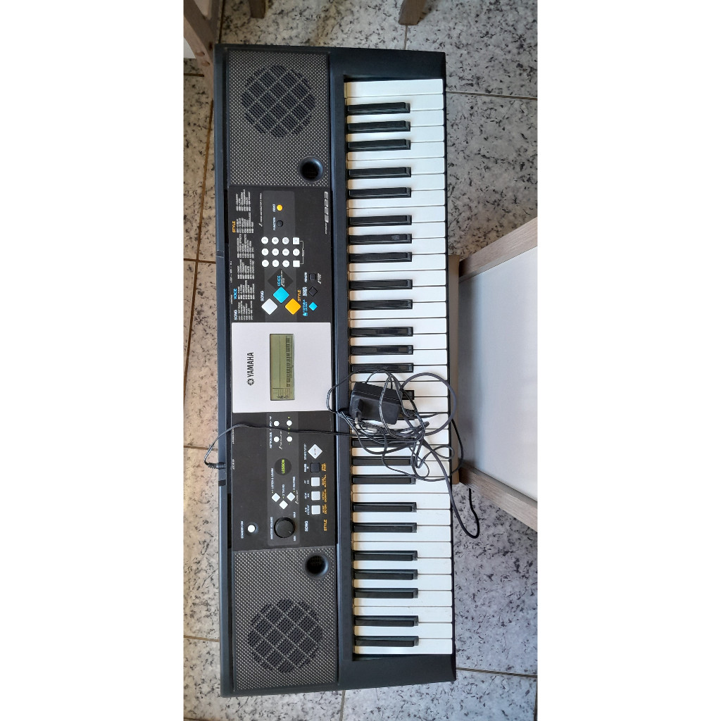 Teclado Yamaha PSR-E223 com 375 timbres naturais | Shopee Brasil