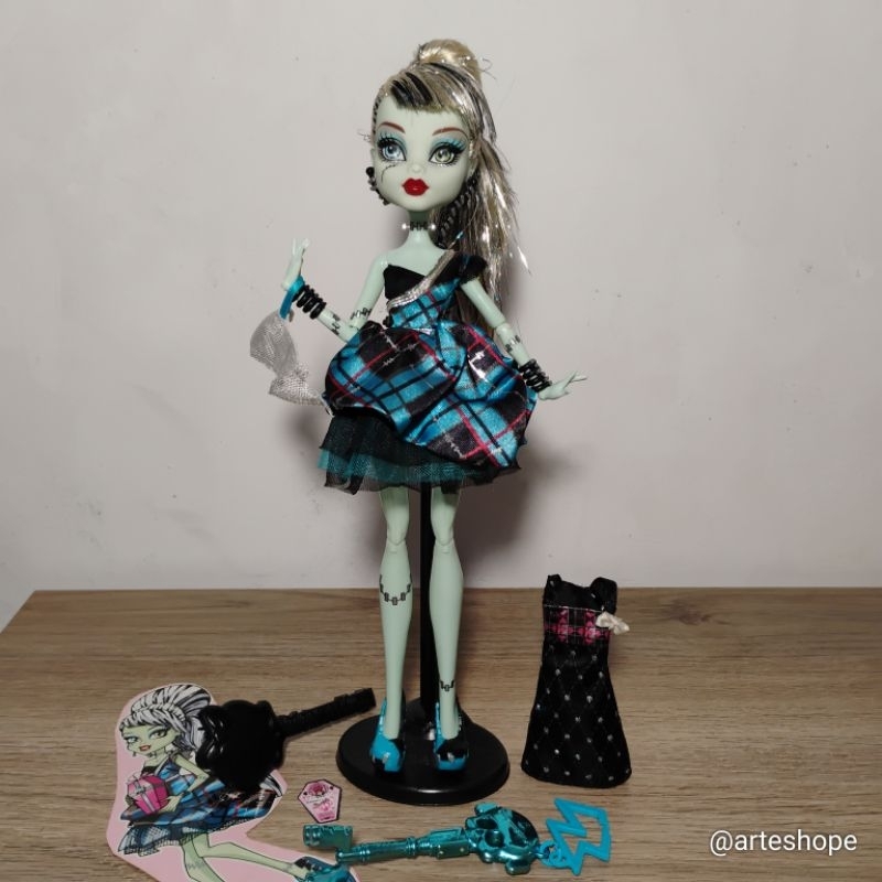 Bonecas Frankie Stein Monster High Unidade Ler Descrição Shopee Brasil