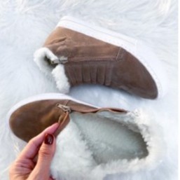 Tênis Botinha Feminino com pelo Forrada Tendência Preta/Caramelo ...