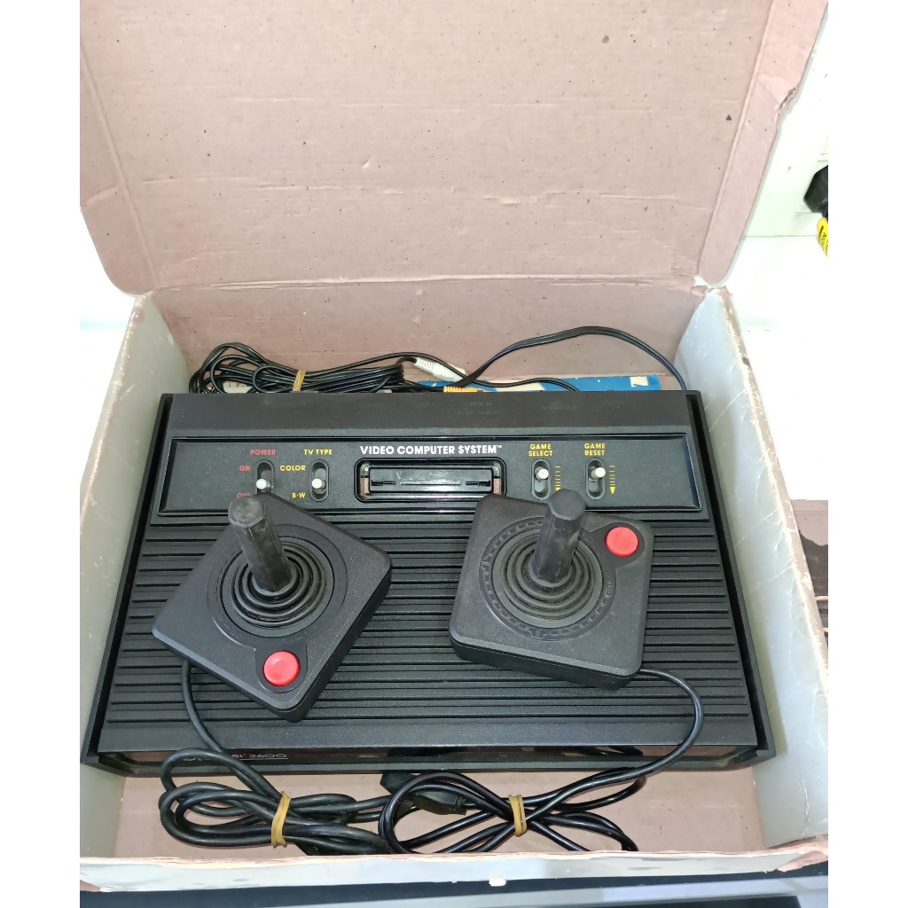 Atari 2600 2 controles 5 jogos C/caixa ORIGINAL | Shopee Brasil