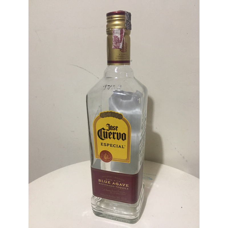 Garrafa Tequila José cuervo vazia com tampa | Shopee Brasil