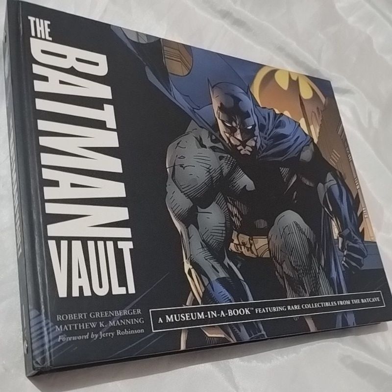 Livro HQ The Batman Vault: A Museum in A Book Featuring Rare ...