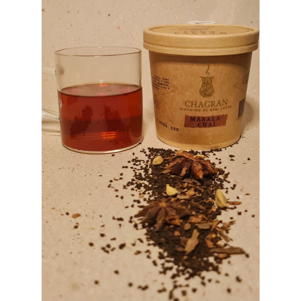Masala chai (chá preto, cravo, canela, cardamomo, anis estrelado ...