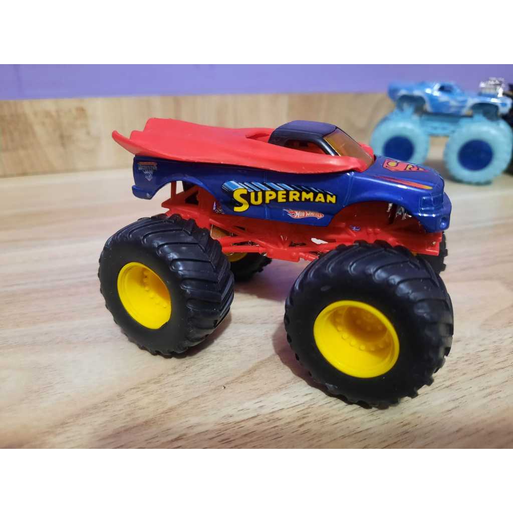 Monster Jam Hot Wheels Superman | Shopee Brasil
