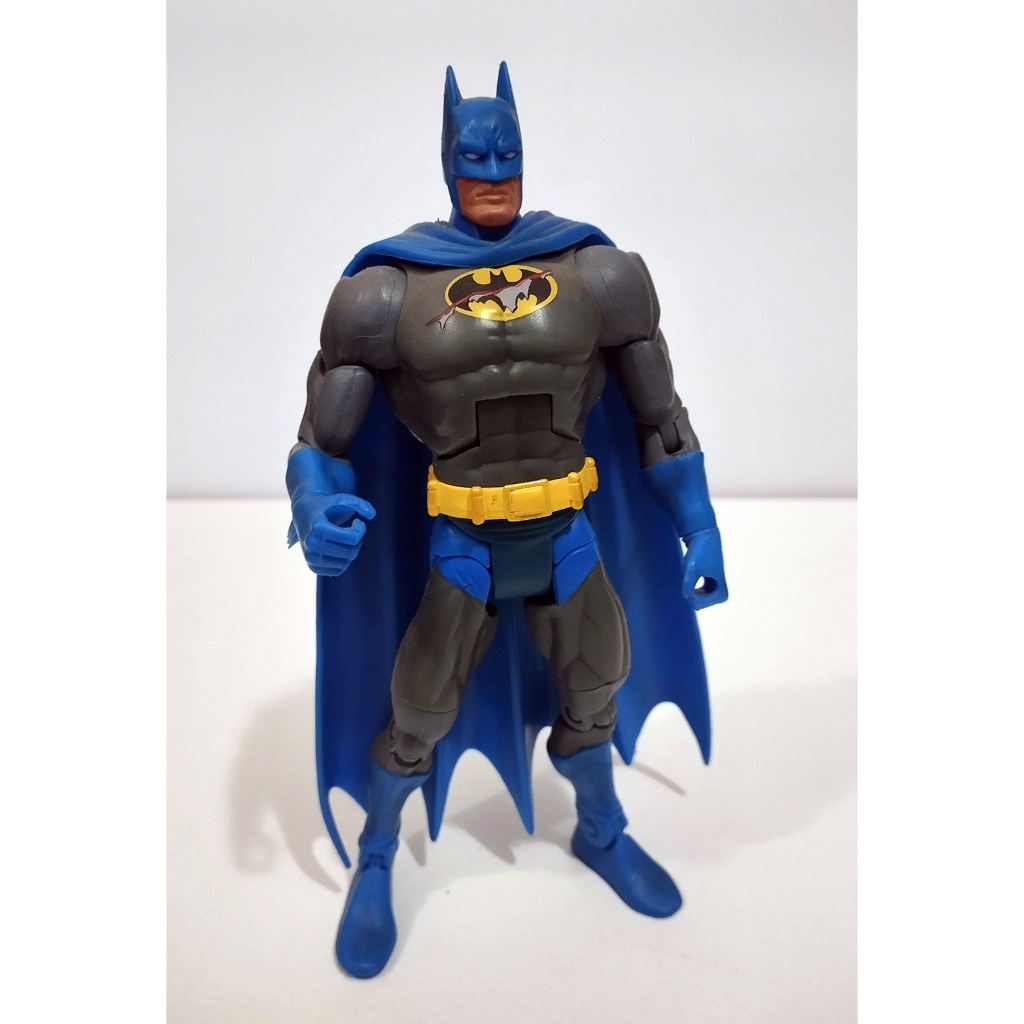 Boneco articulado raro Batman clássico com traje rasgado no peito - Dc ...