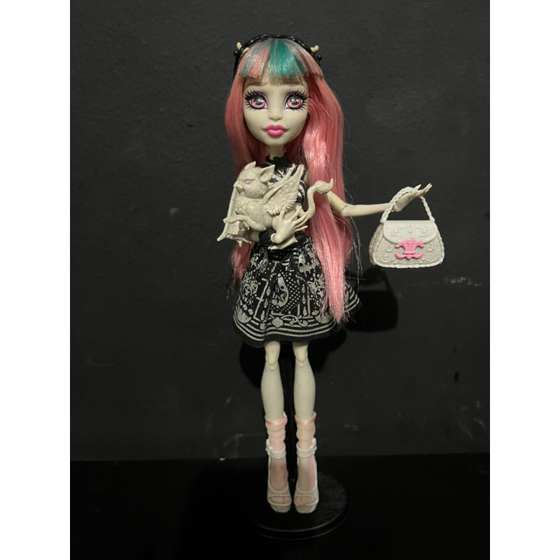Rochelle Goyle básica Monster High | Shopee Brasil