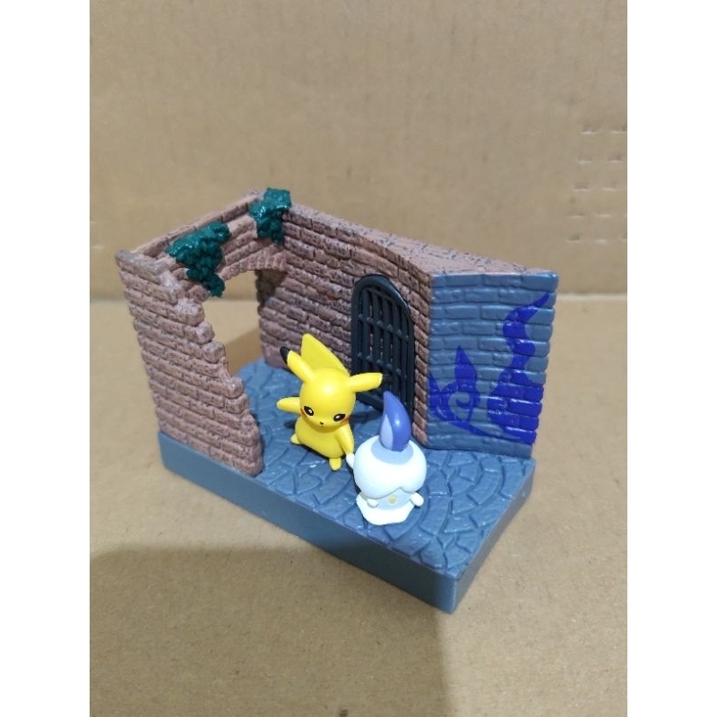 Diorama Pokémon Pikachu e Litwick | Shopee Brasil
