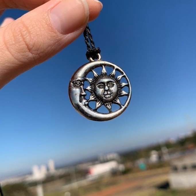 Colar Sol e Lua Vazado - Prateado | Shopee Brasil