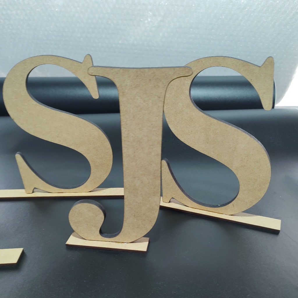 1 Letra de Mesa 15 cm de altura em mdf 6MM decoração | Shopee Brasil