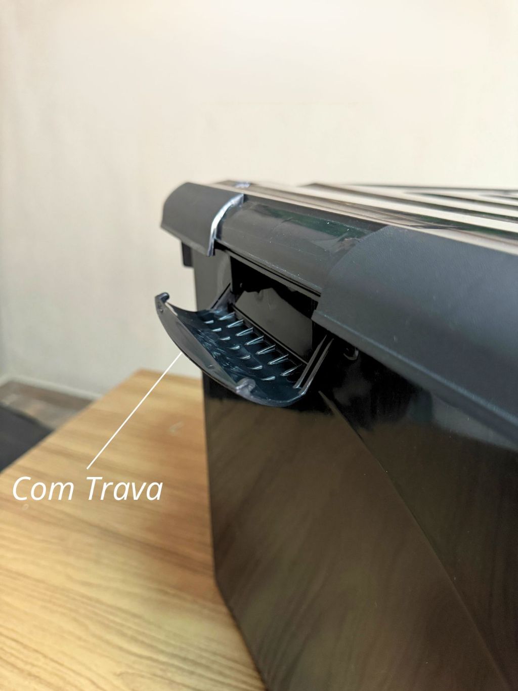 Container Preto com Rodinhas de 65L e 95L: Armazenamento Móvel de Alta ...